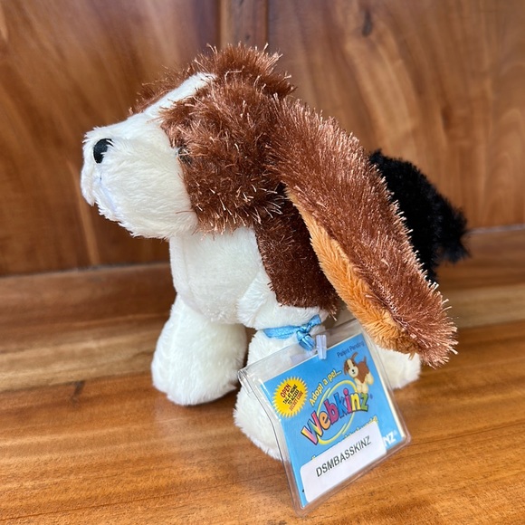 GANZ | Toys | New Lil Webkinz Basset Hound Hs3 Sealed With Code Dog ...